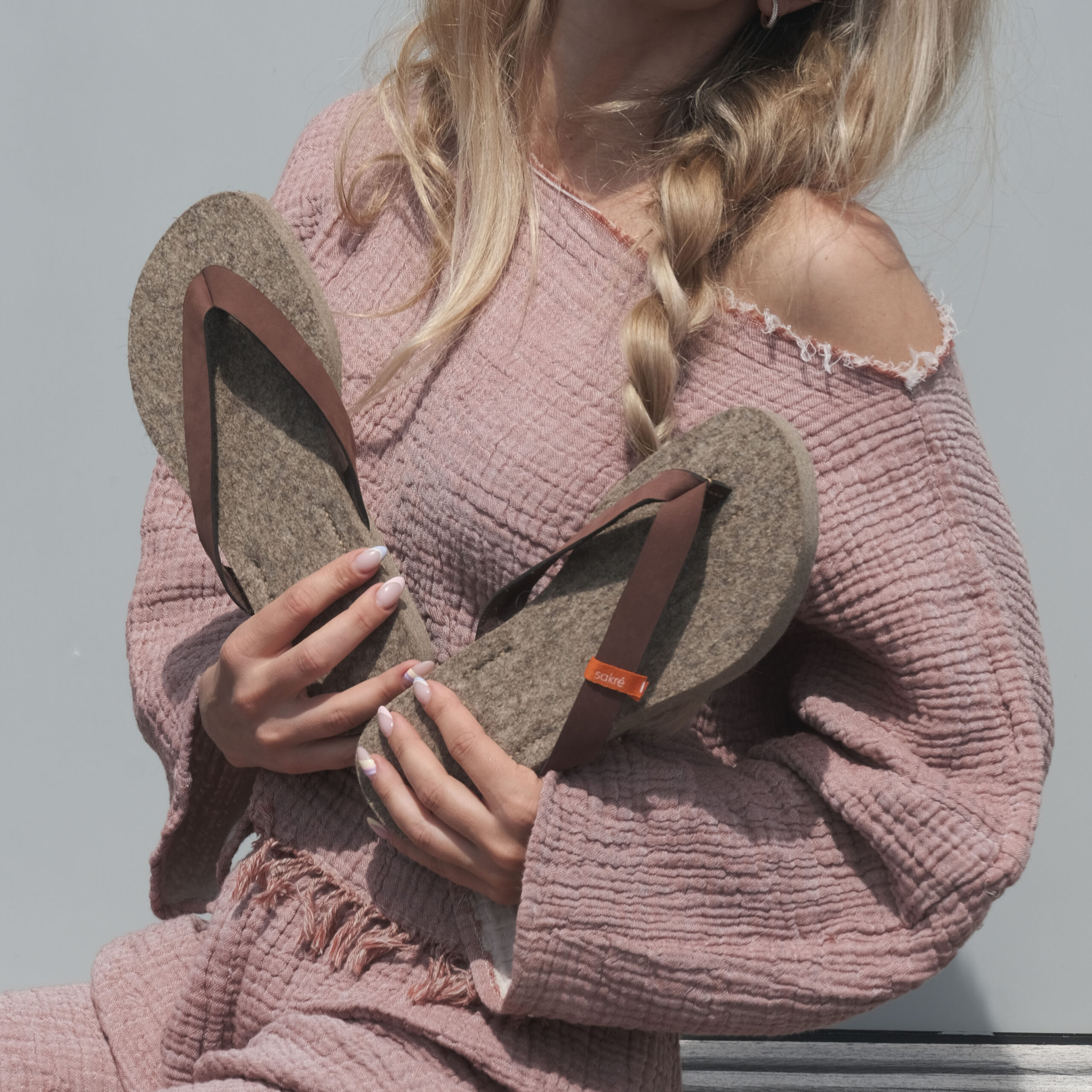 Sakré Daphne Cappuccino Flip Flop | Sakré Design